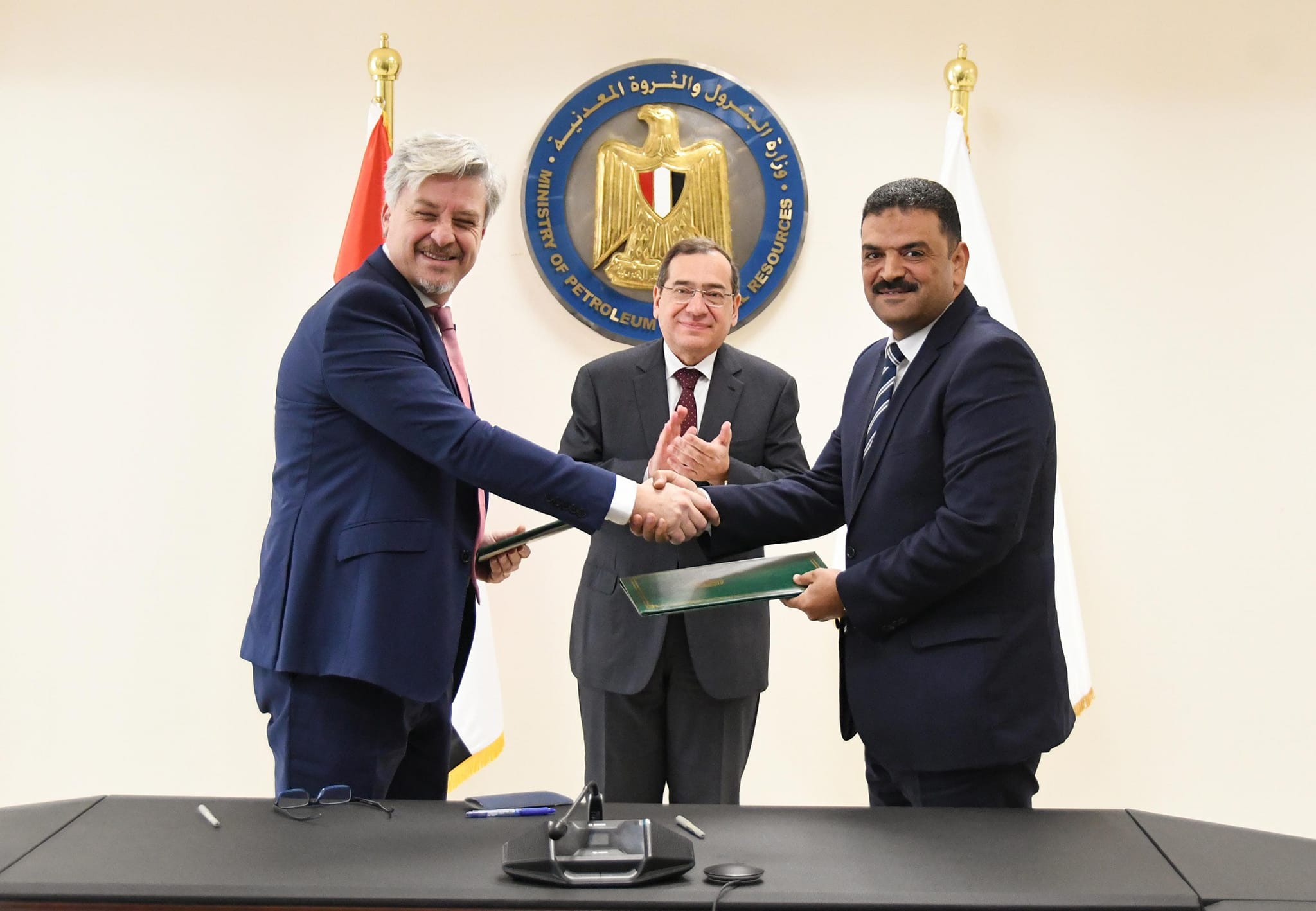 مصر توقع عقدي بحث وتنقيب عن الذهب في الصحراء الشرقية